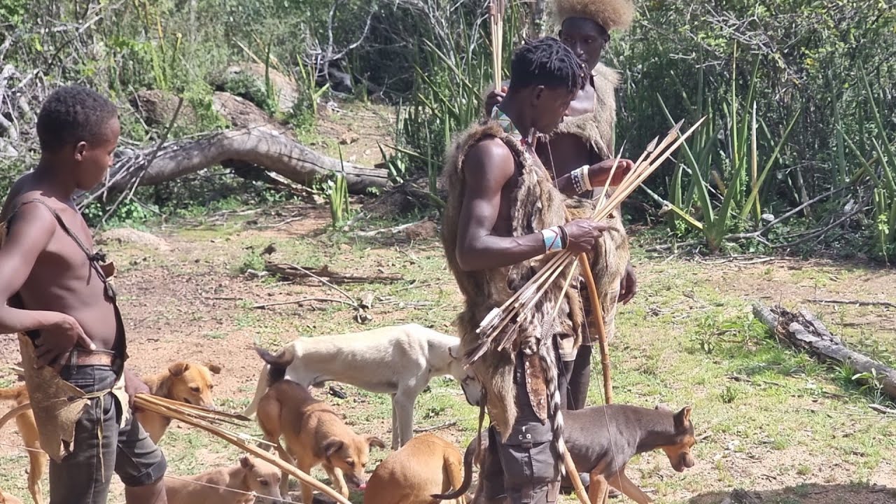 The unchanging life of the Hadzabe tribe for 50,000 years.50.000 años ...