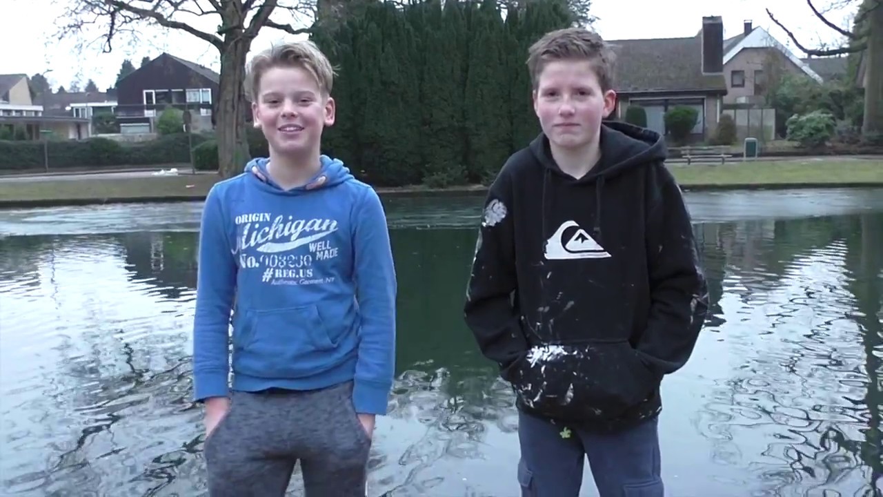 in ijskoud water springen?!! 100subs special - YouTube