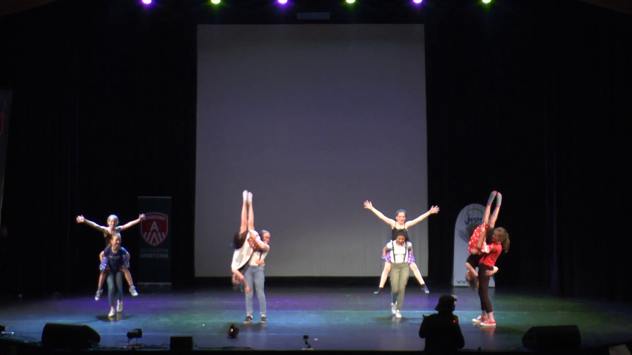 Just Dance 2017 - Halve finale CC Merksem - Crea 16 - YouTube