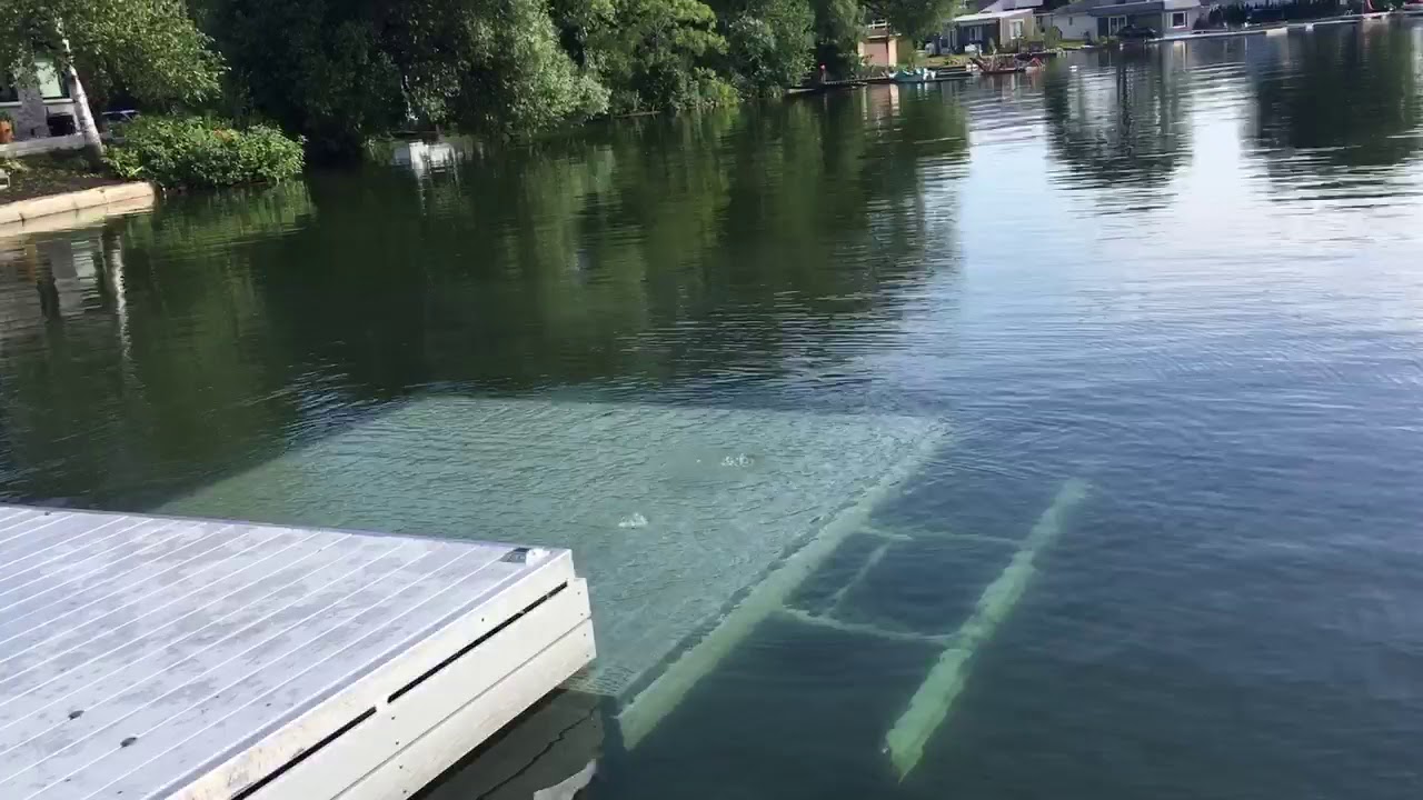 Hydraulic Seaplane Lift - YouTube