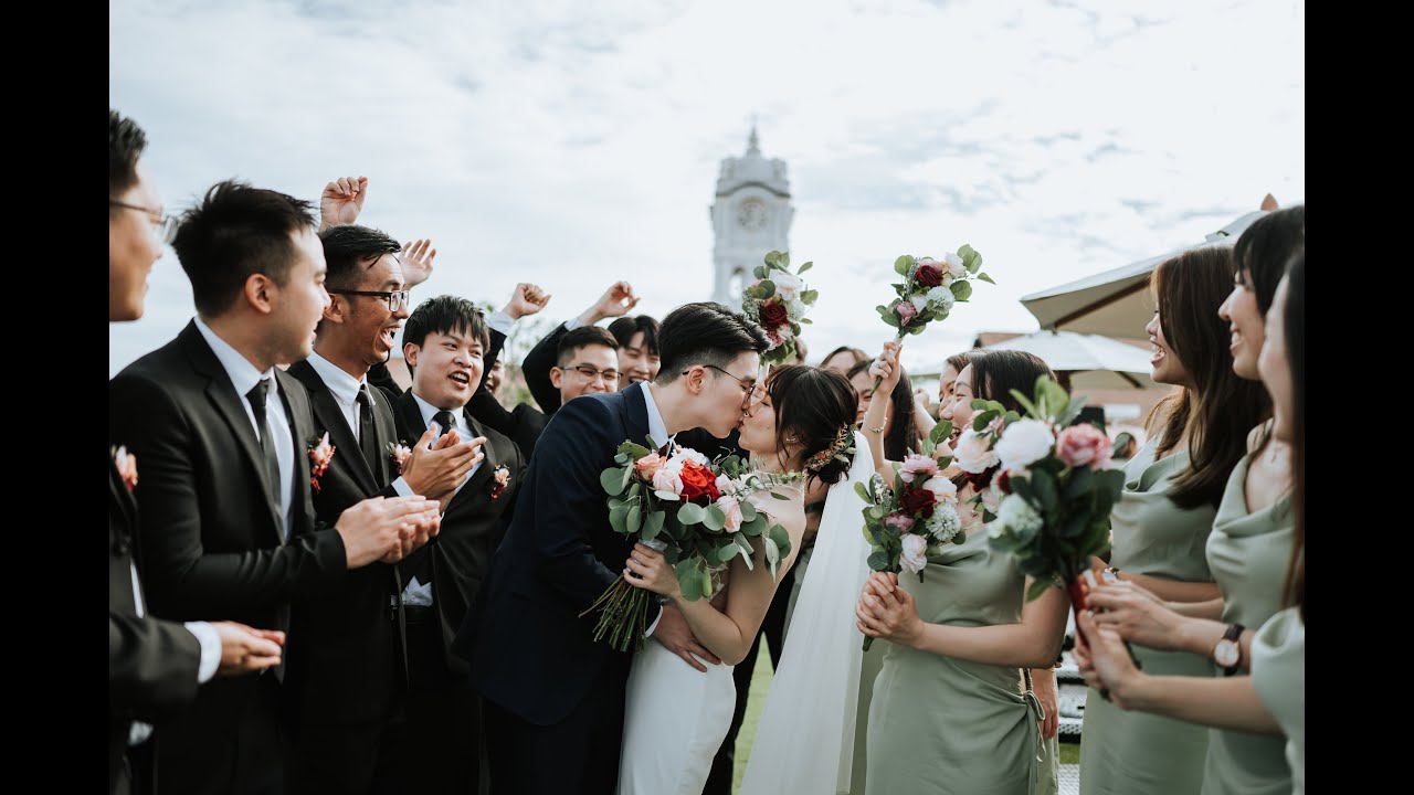 Lawrence x Sin Wei - Momentz Cinematic Wedding Highlight - YouTube