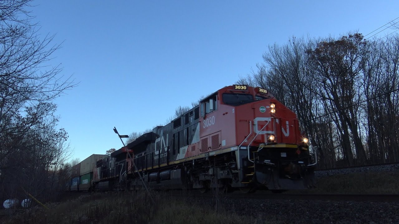 SHINY! CN 3030 at Dock Siding (03NOV2015) - YouTube