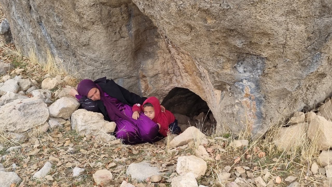 Cooking local bread in the cave - YouTube