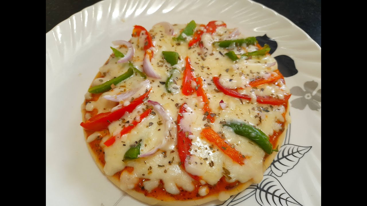 Veg Cheese Pizza in Kadhai | Readymade Base Pizza Recipe | Pizza in ...
