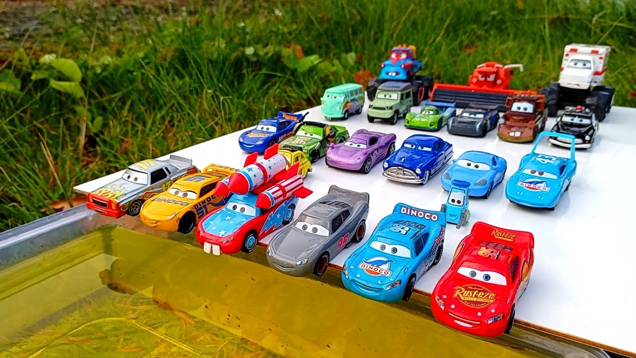 Disney Pixar Cars : Lightning Mcqueen, Cruz, Storm, Mater, Hudson ...