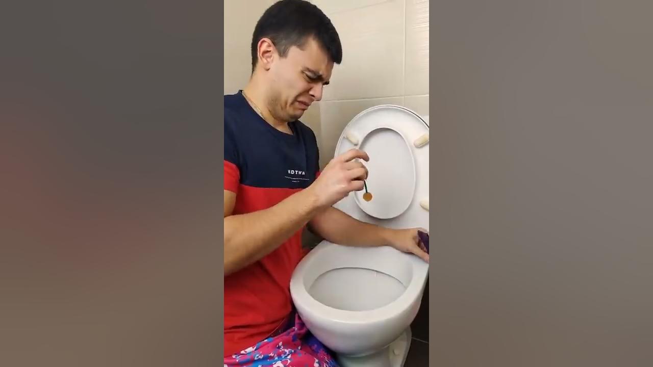 Чупа чупс из унитаза🤮 #shorts - YouTube