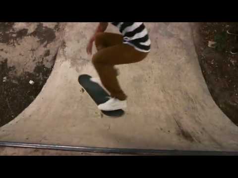 Tri Mas Ketir Skatepark Gedung 'Behempas' Samarinda