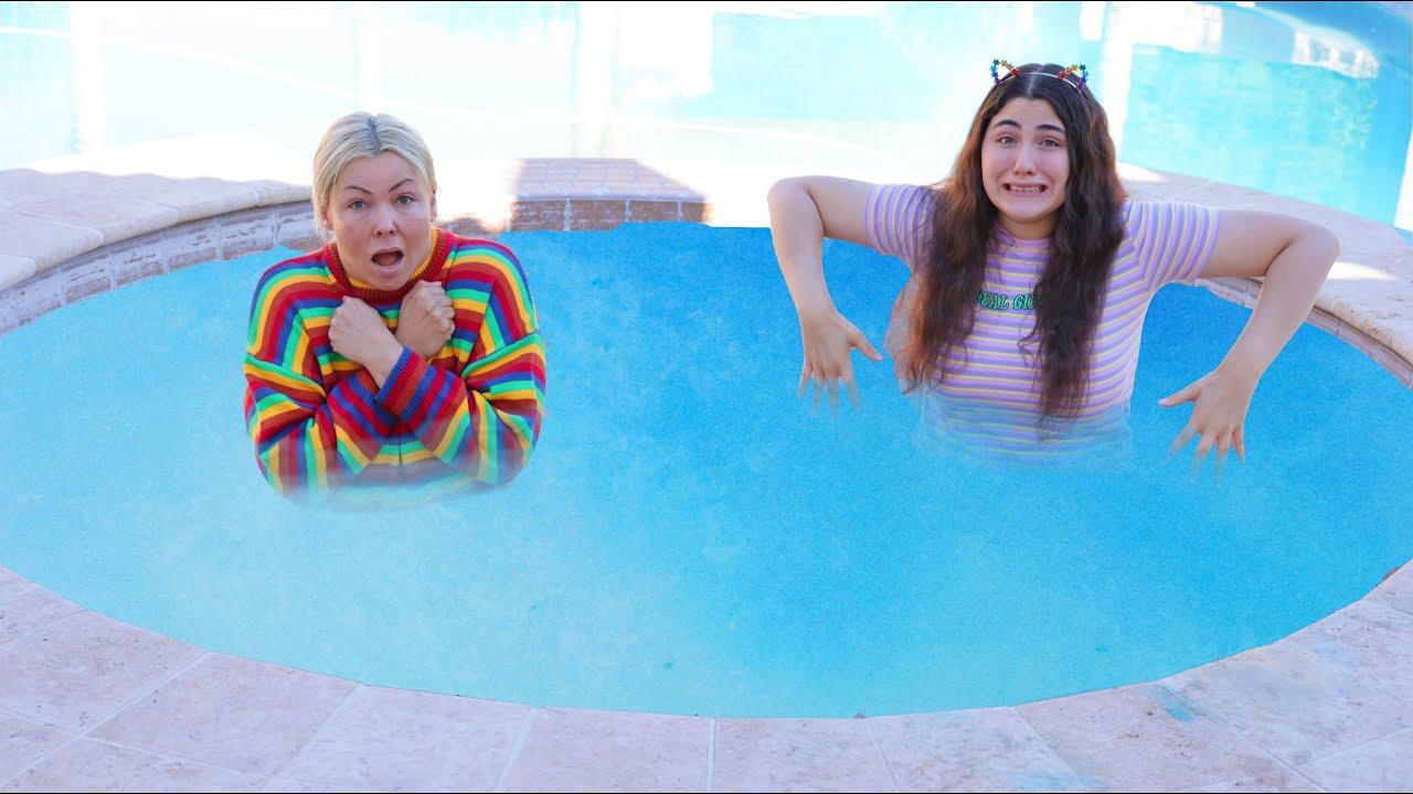 LAST TO LEAVE THE SLUSHY HOT TUB CHALLENGE! - YouTube