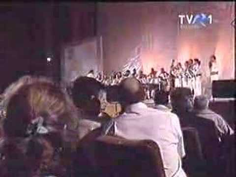 Orchestra Lautarii din Chisinau - YouTube