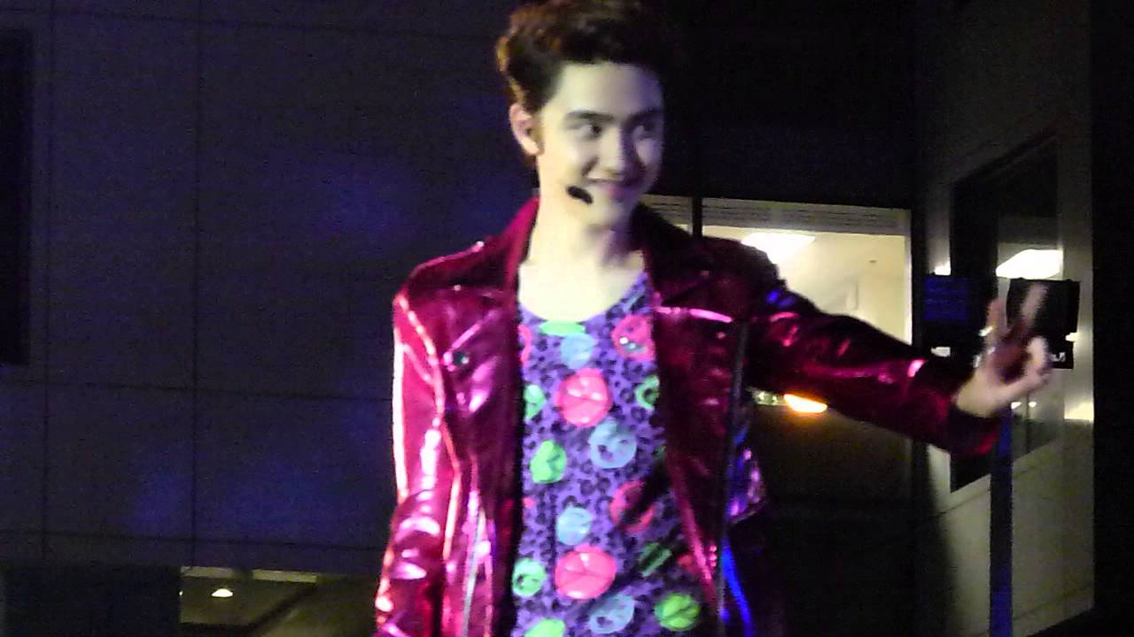 HD 130119 DKFC - EXO - Open Arms ( D.O. Kyungsoo Focus ) - YouTube