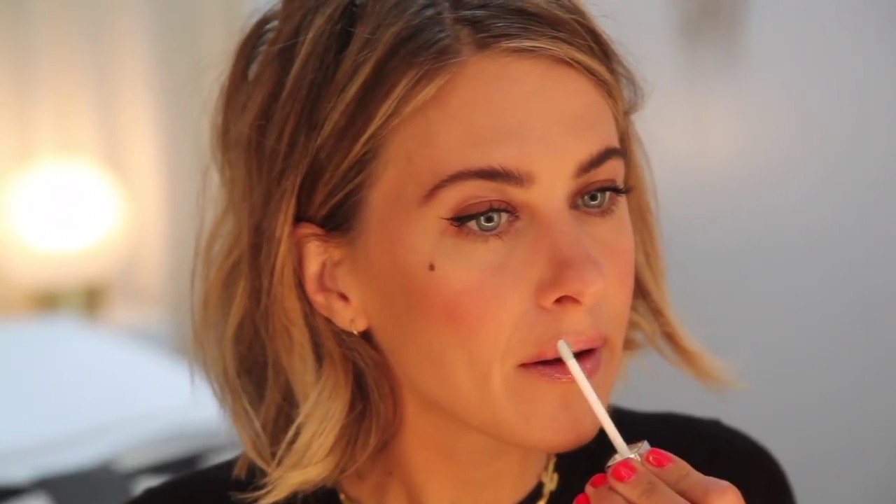 The Vanity Series: Ashley Streicher's Everyday Look - YouTube