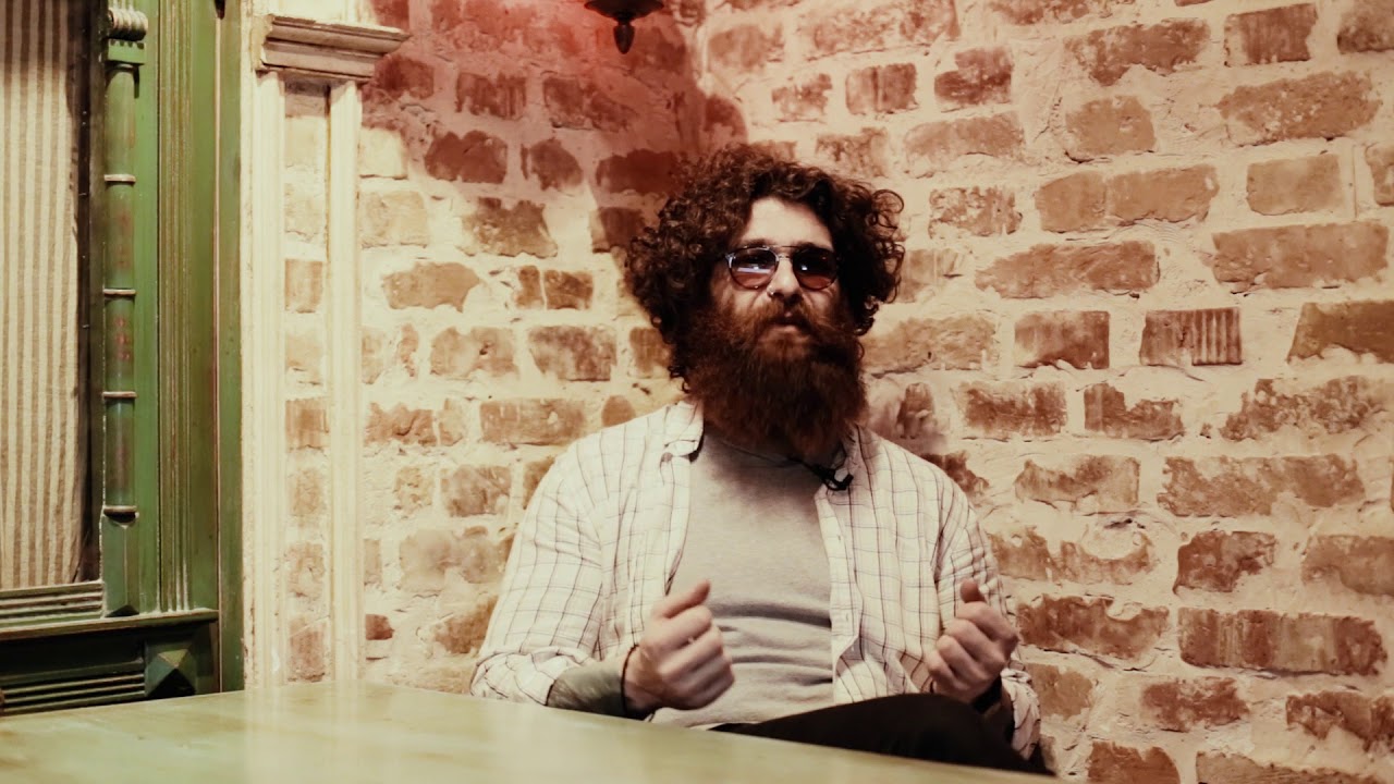 Сола Монова. Читает Draggy Smile. Кишинёв - YouTube