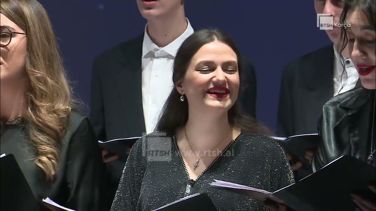 "Kori Akapela", një buqetë urimi për festat e fundvitit - YouTube