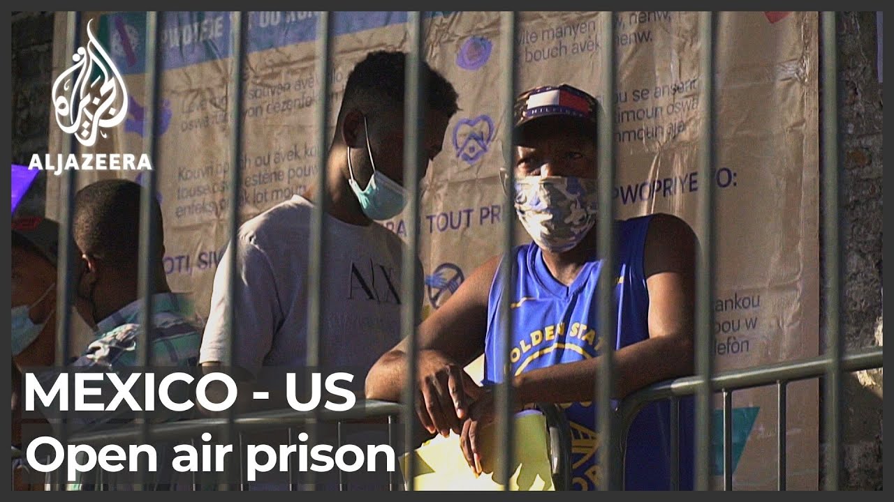 Humanitarian crisis for Mexico's migrants in packed southern town - YouTube