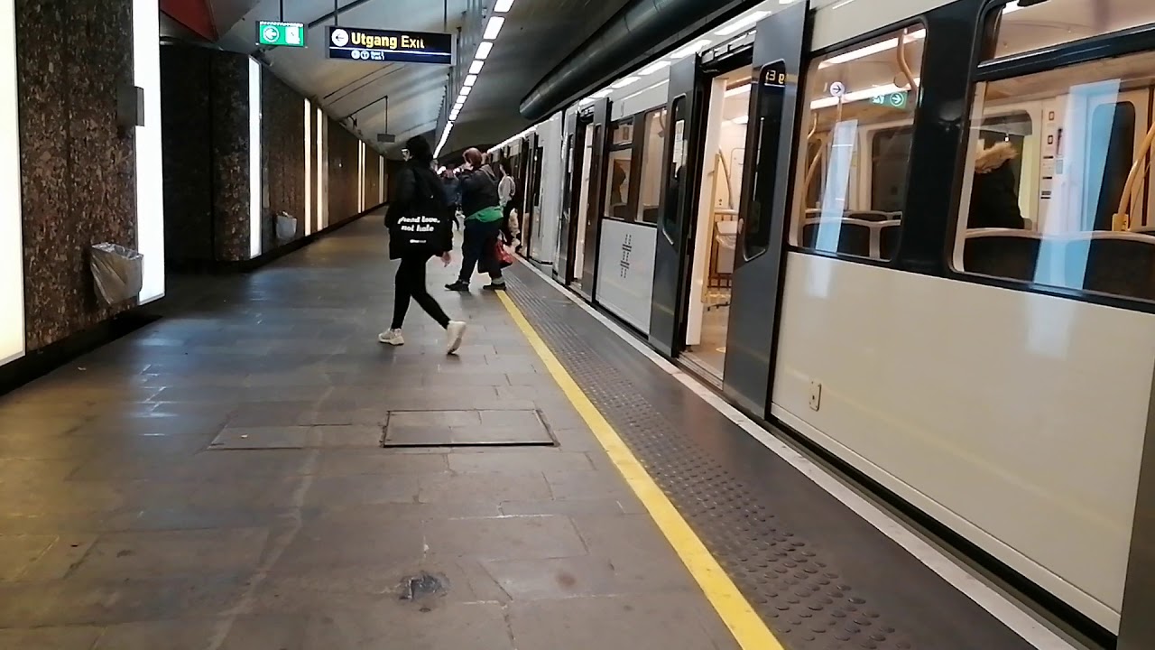 Metro Oslo Line 5-4 Vestli - YouTube