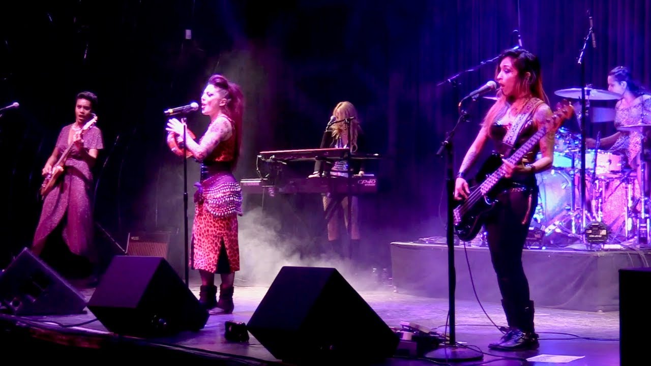 Every Woman Band - White Rabbit / Somebody To Love - YouTube