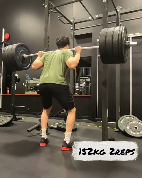 152kg 2reps；深蹲200kg之路第一天。完整训练视频点链接：https://youtu.be/-OgnQLmhTWw #shorts #squat #weightlifting ...