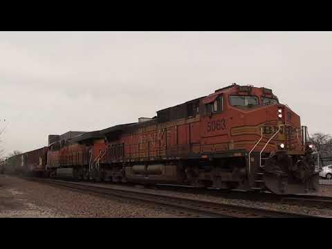 BNSF #5063 Leads WB Mixed Freight. Olathe, KS 2/4/23 - YouTube
