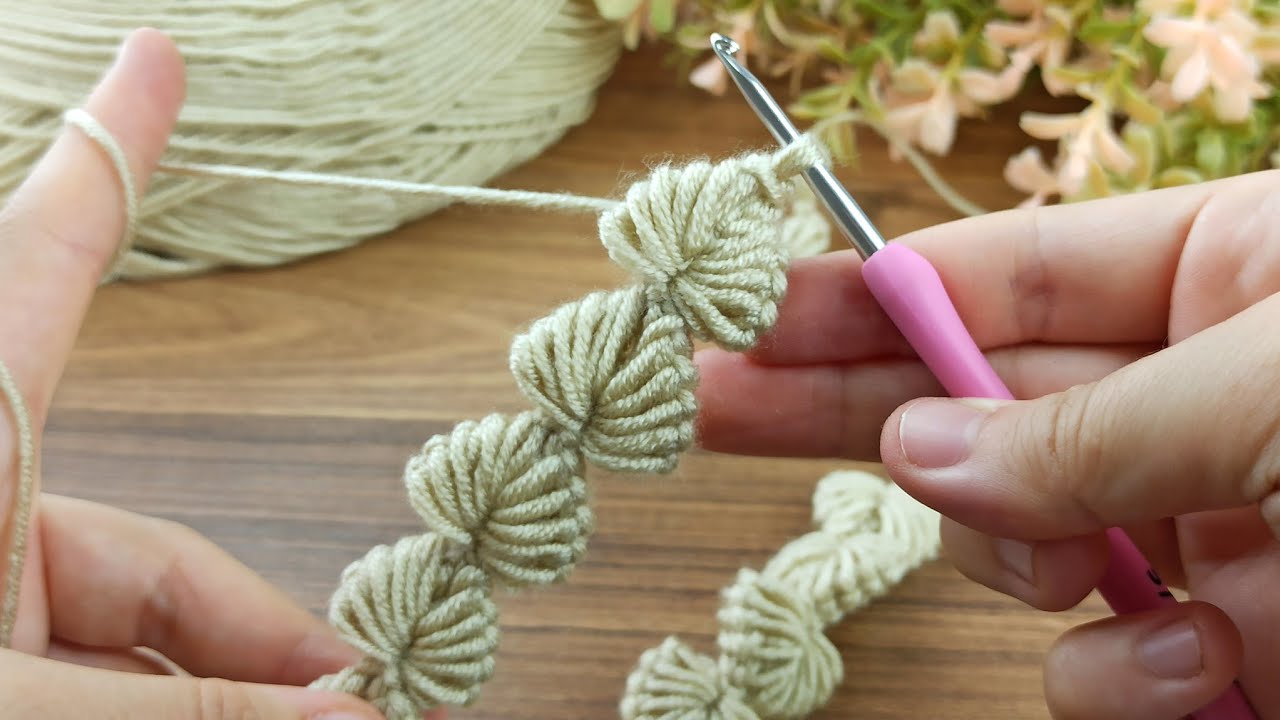 You will love it! leaf pattern very easy crochet chain bag handle ...