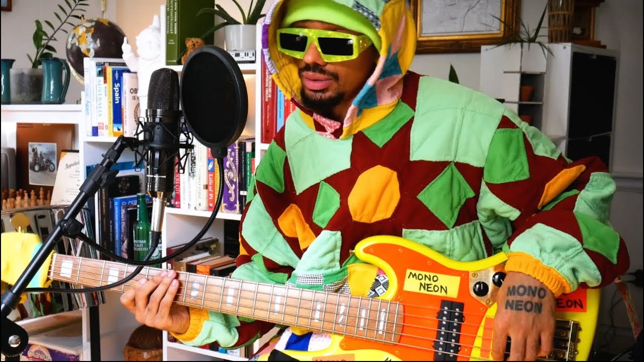 “HoT ChEeToS”.. (duo) - MonoNeon & Jonathan Scales - YouTube