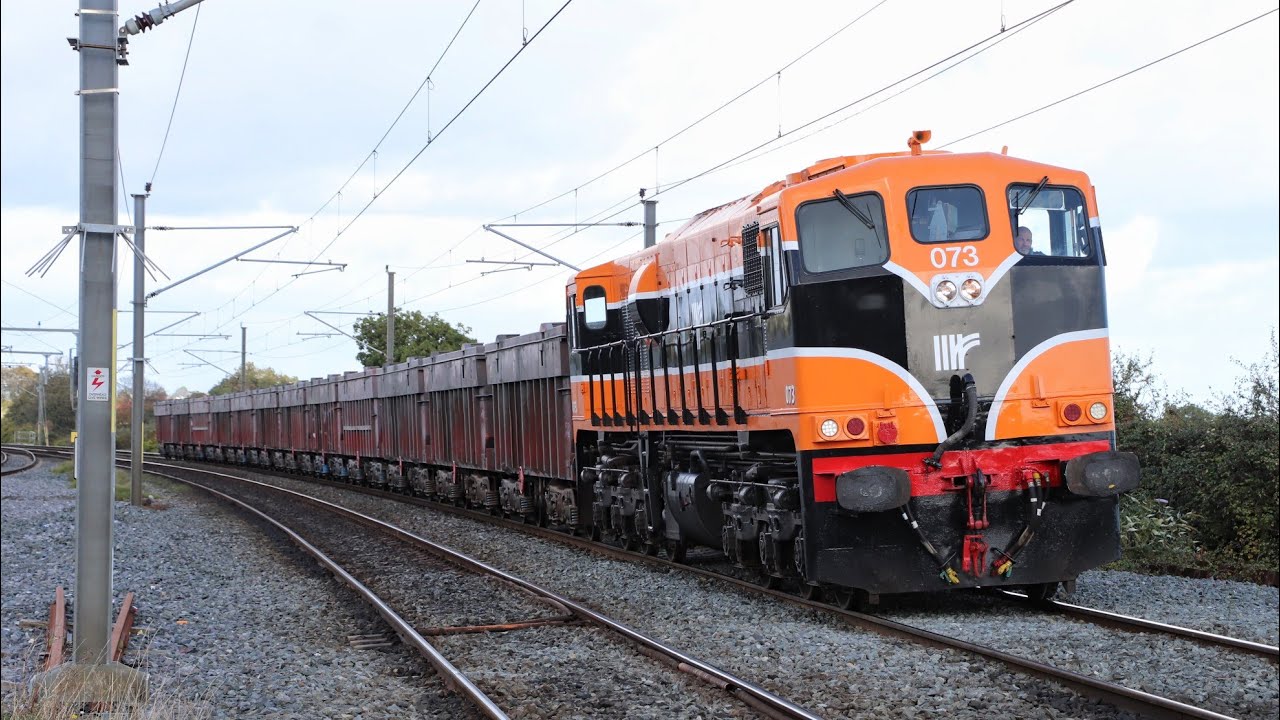 Iarnrod Éireann 071 Class Loco Number 073 with Tara Mines passing ...