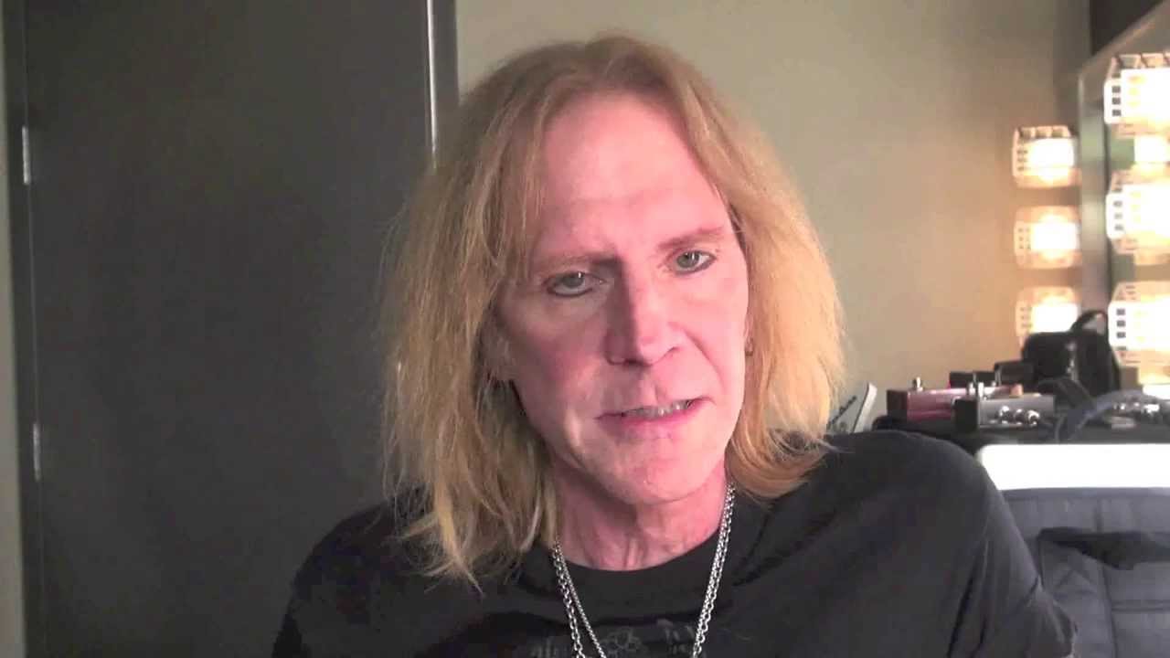 Tom Hamilton of Aerosmith shares his "ROCK SCENE" - YouTube