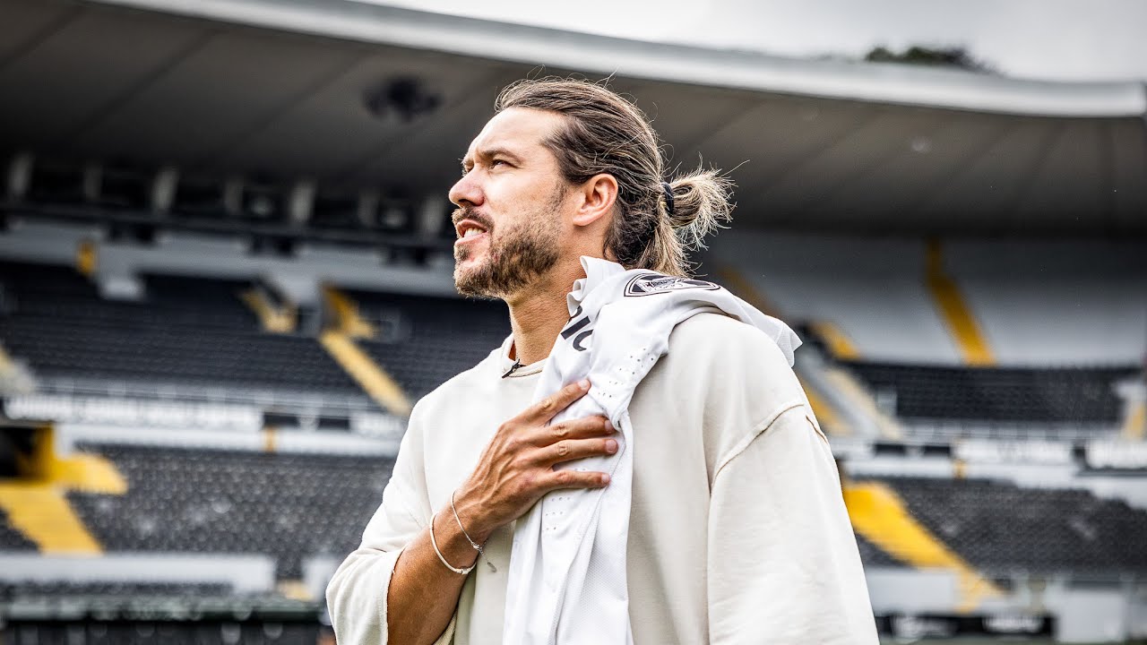 🎙 Barrientos: “O Vitória vai ser sempre a minha casa” - YouTube