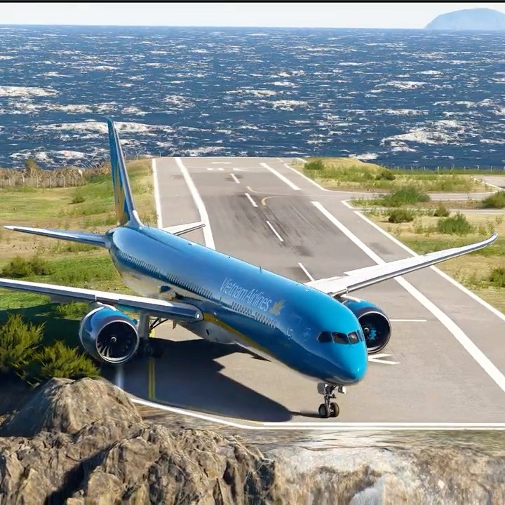 Boeing 787 Dreamliner Emergency Plane Takeoff #shorts - YouTube