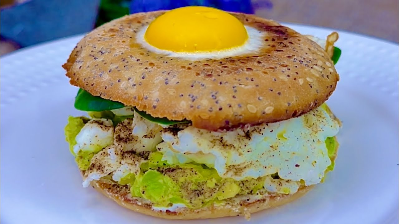 Bagel Sandwich | Fill the bagel hole with egg | Delicious Breakfast In ...
