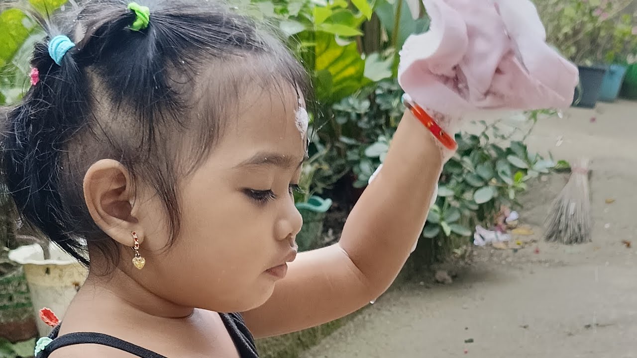 Naglaba si Yana at Ate! #daily #play #video #memories - YouTube