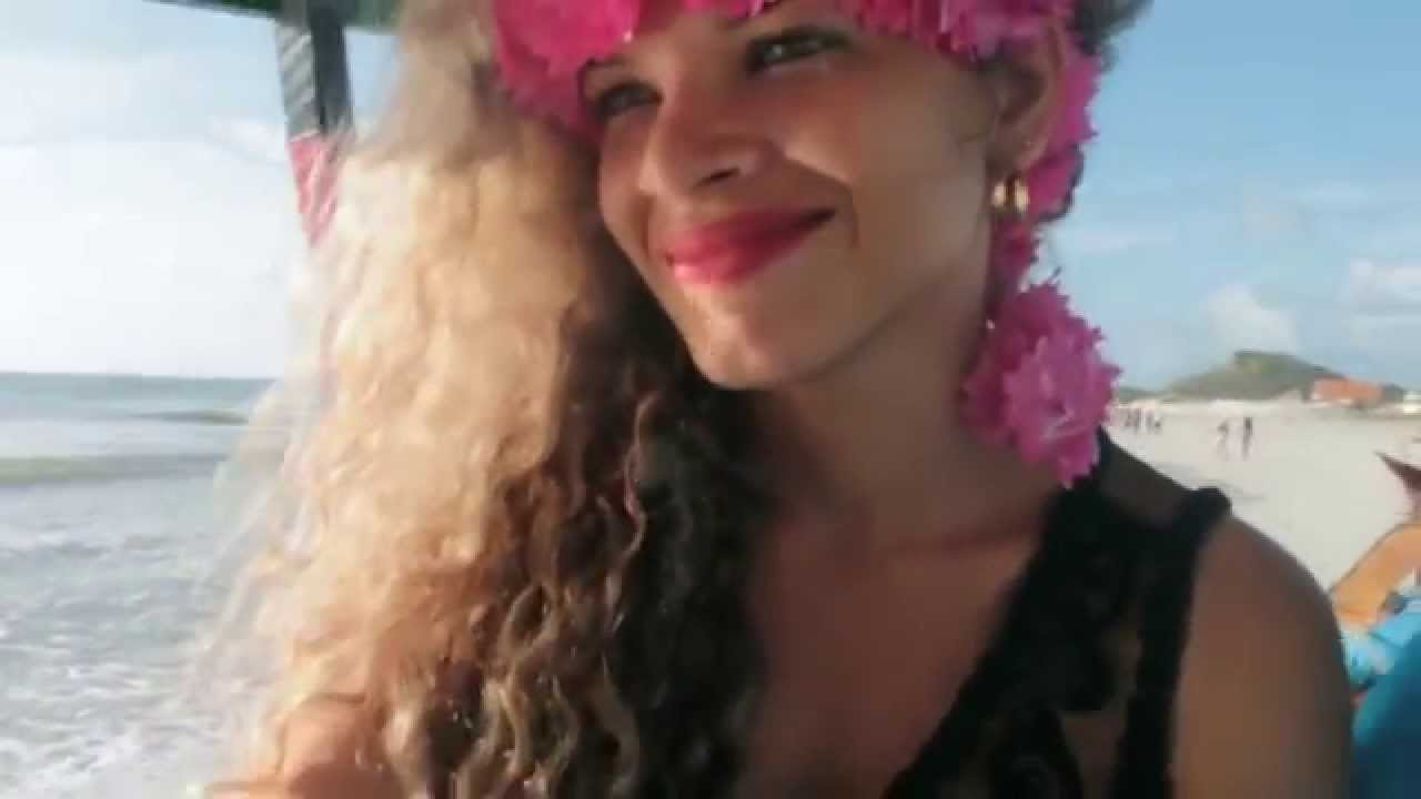 Mais Feliz - Banda Kaya Fyah (Clipe Oficial) - YouTube