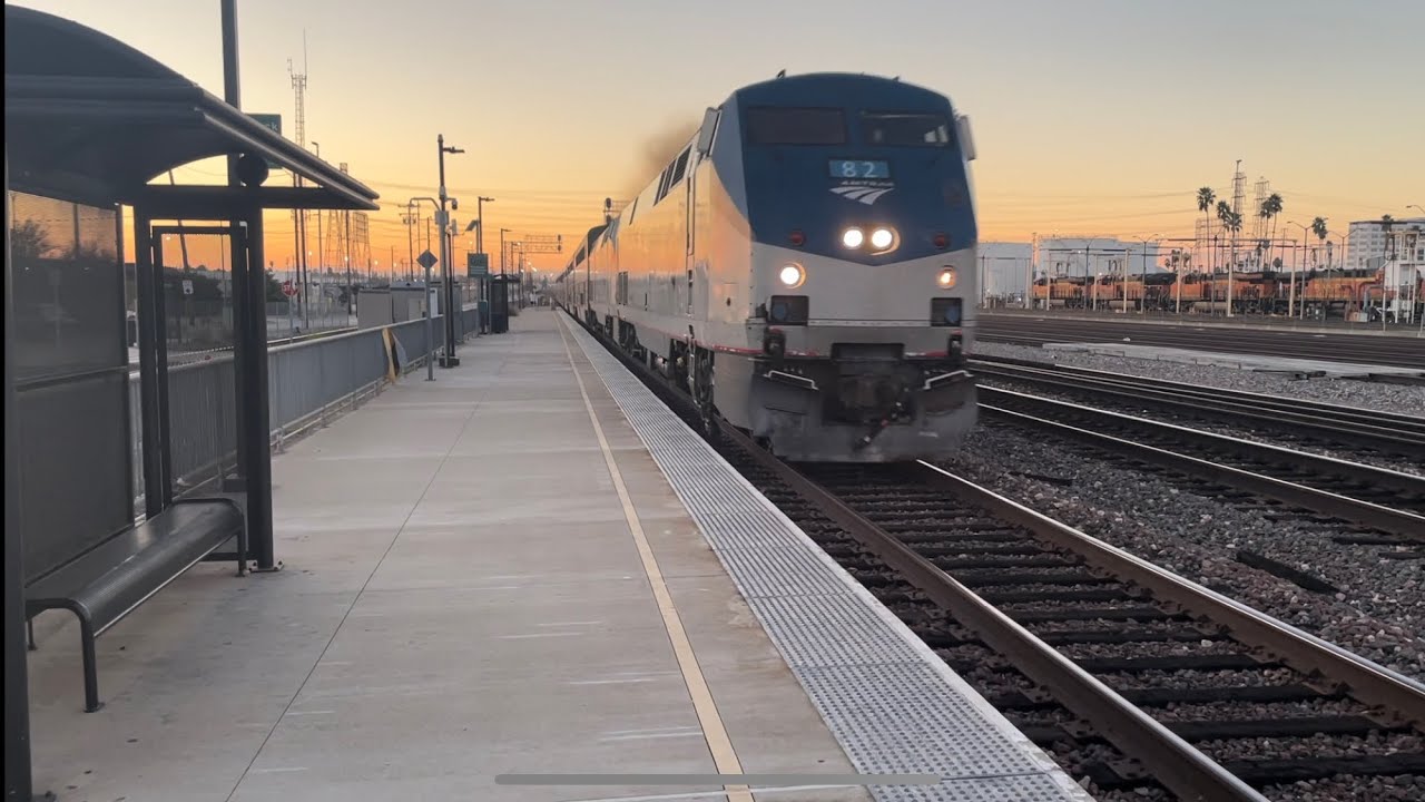 Amtrak Southwest Chief train 4 with a great horn show - YouTube