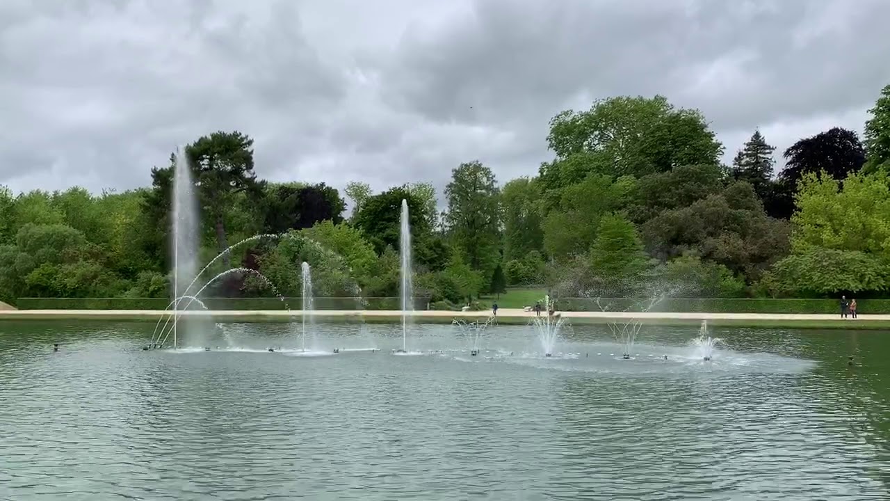 Mirror Pool Versailles - YouTube