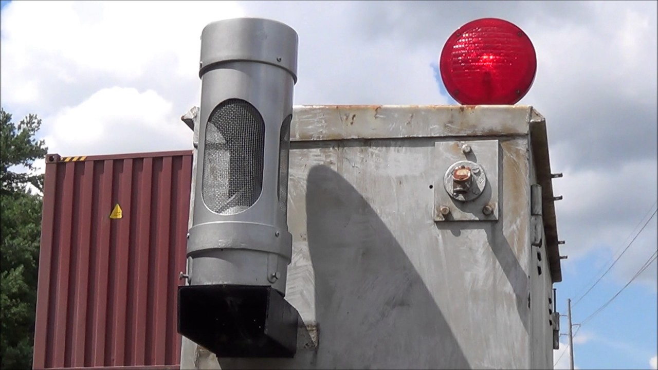 General Signals Type 3 Electronic Bell and 7 inch Gate Light - YouTube