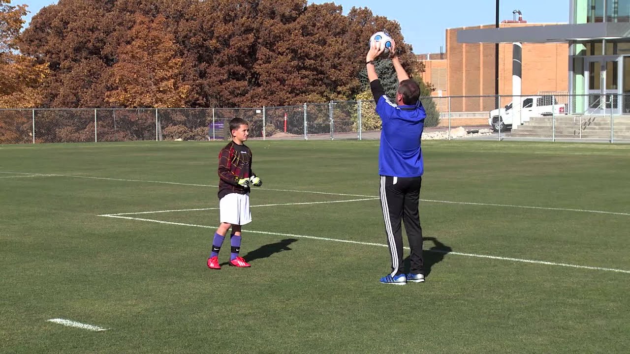 Goalkeeping Drills for the Beginner (07) - YouTube