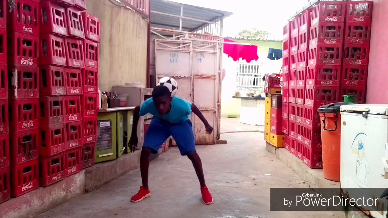 Amazing tricks on futebol freestyle HD 2 - YouTube