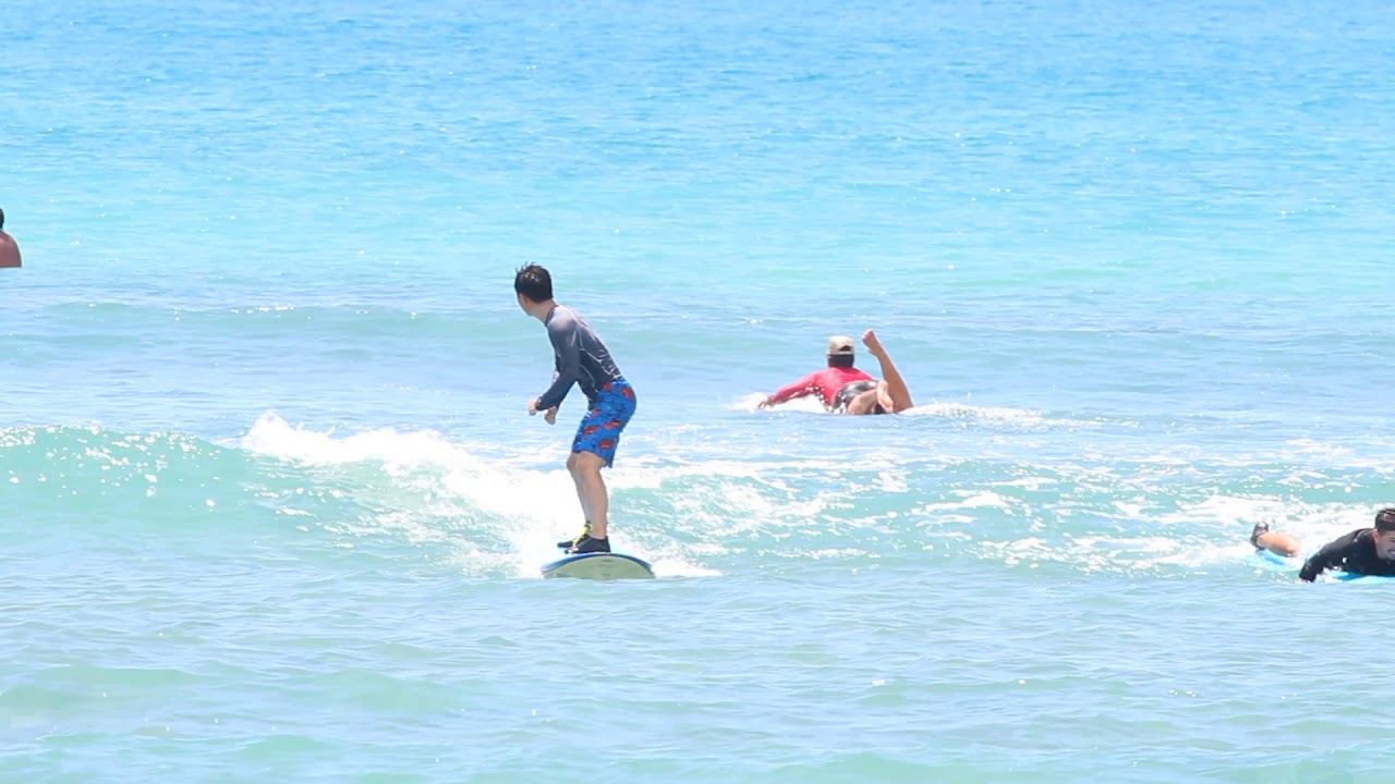 Victor surfing 01 - YouTube