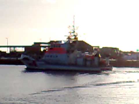Seenotkreuzer "Bernhard Gruben" verlässt den Hafen von Juist - YouTube