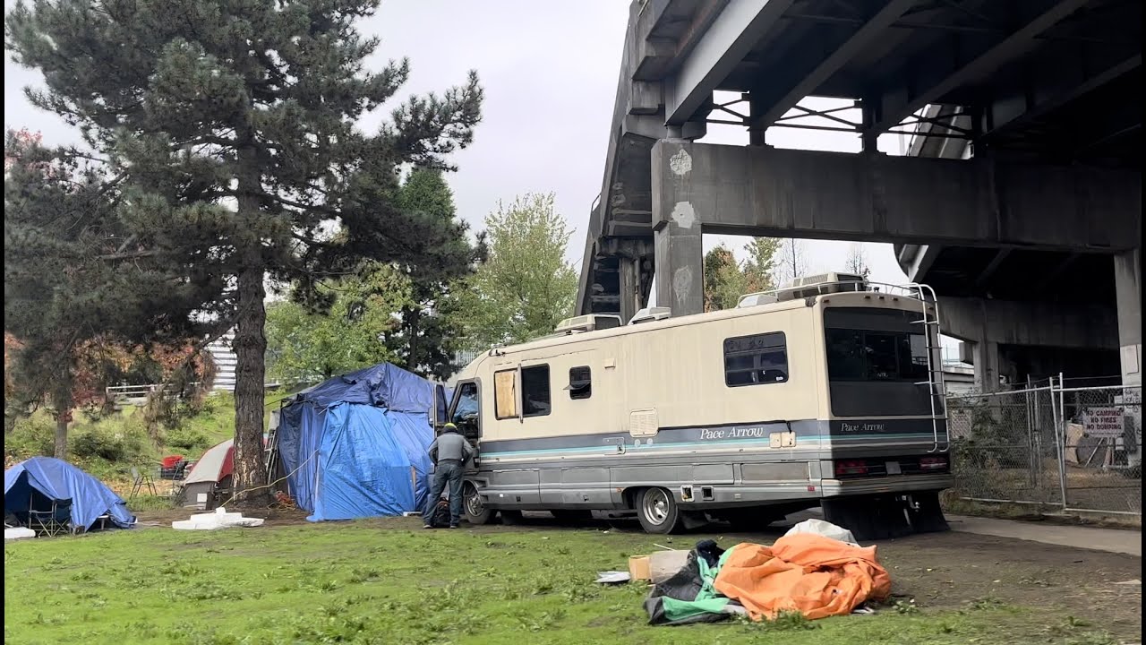 Portland Homeless Camps - Downtown Streets - YouTube