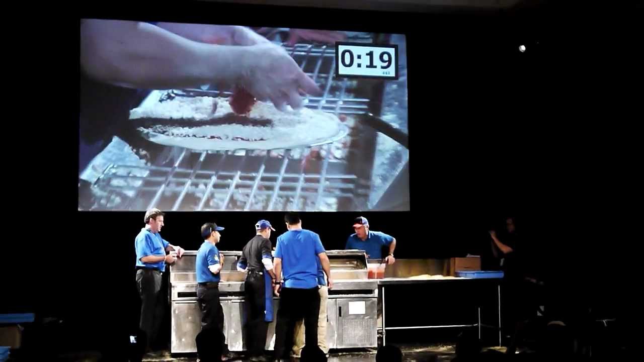Daryl Champagne Fastest Pizza Making Competition Domino's Pizza - YouTube