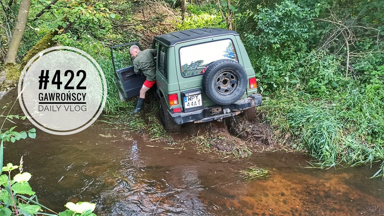 Dzień w lesie Przejazd Pajero przez rzekę • Jeep Wrangler Rubicon ...