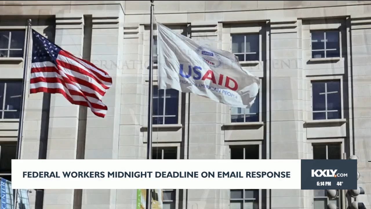 Federal workers email deadline on email response - YouTube