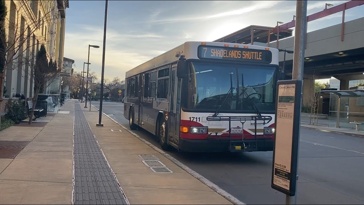 County Connection Gillig Low Floor No.1711 on Route 7 - YouTube
