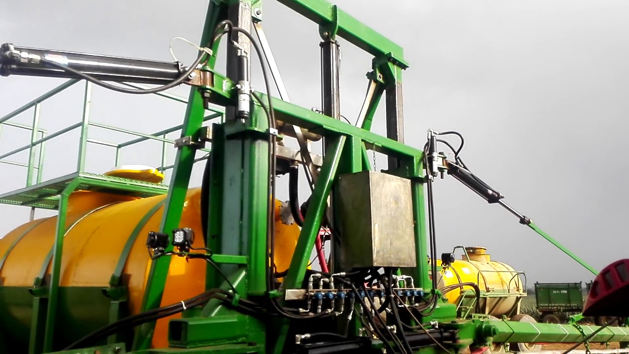 Spray boom - YouTube