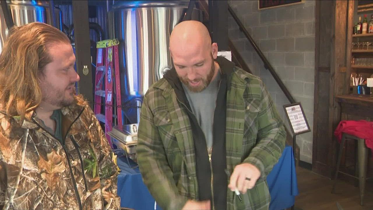 Reid Ferguson gives back to vets - YouTube