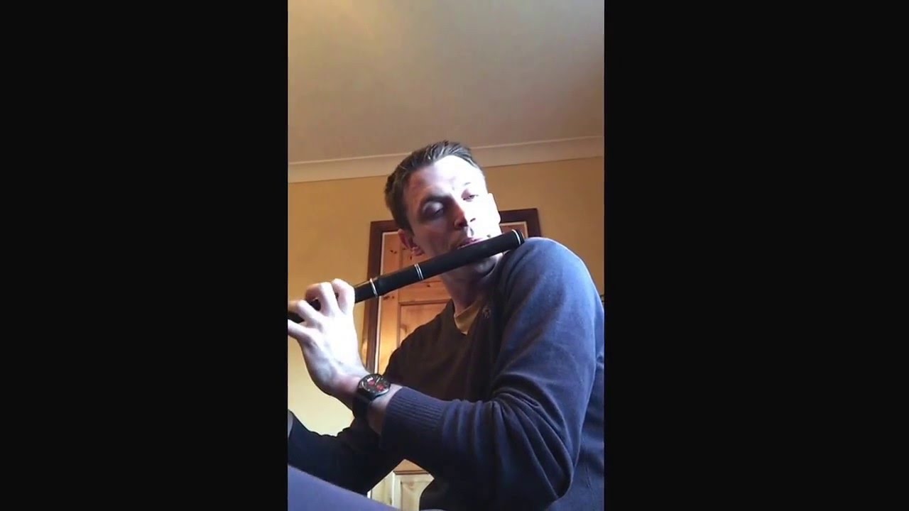 Moving Cloud Reel on Wooden Flute - YouTube
