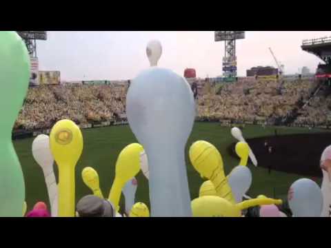 Balloon release at Japanese baseball game - YouTube