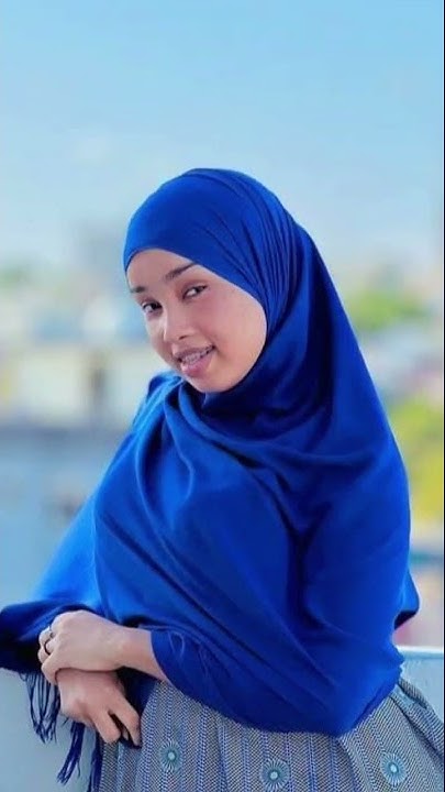 Adeerkay ayaa dabada iga dhirbaaxay - YouTube