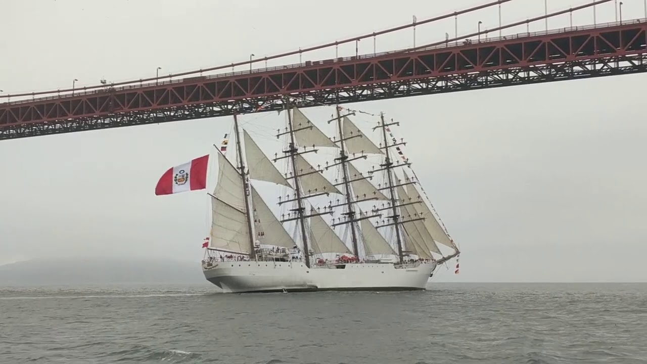 Peru's Tall Ship 'Union' Crosses the Golden Gate Bridge - YouTube