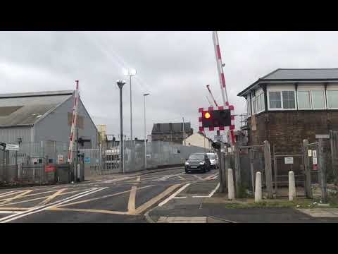 Gillingham level crossing 15/2/20 - YouTube